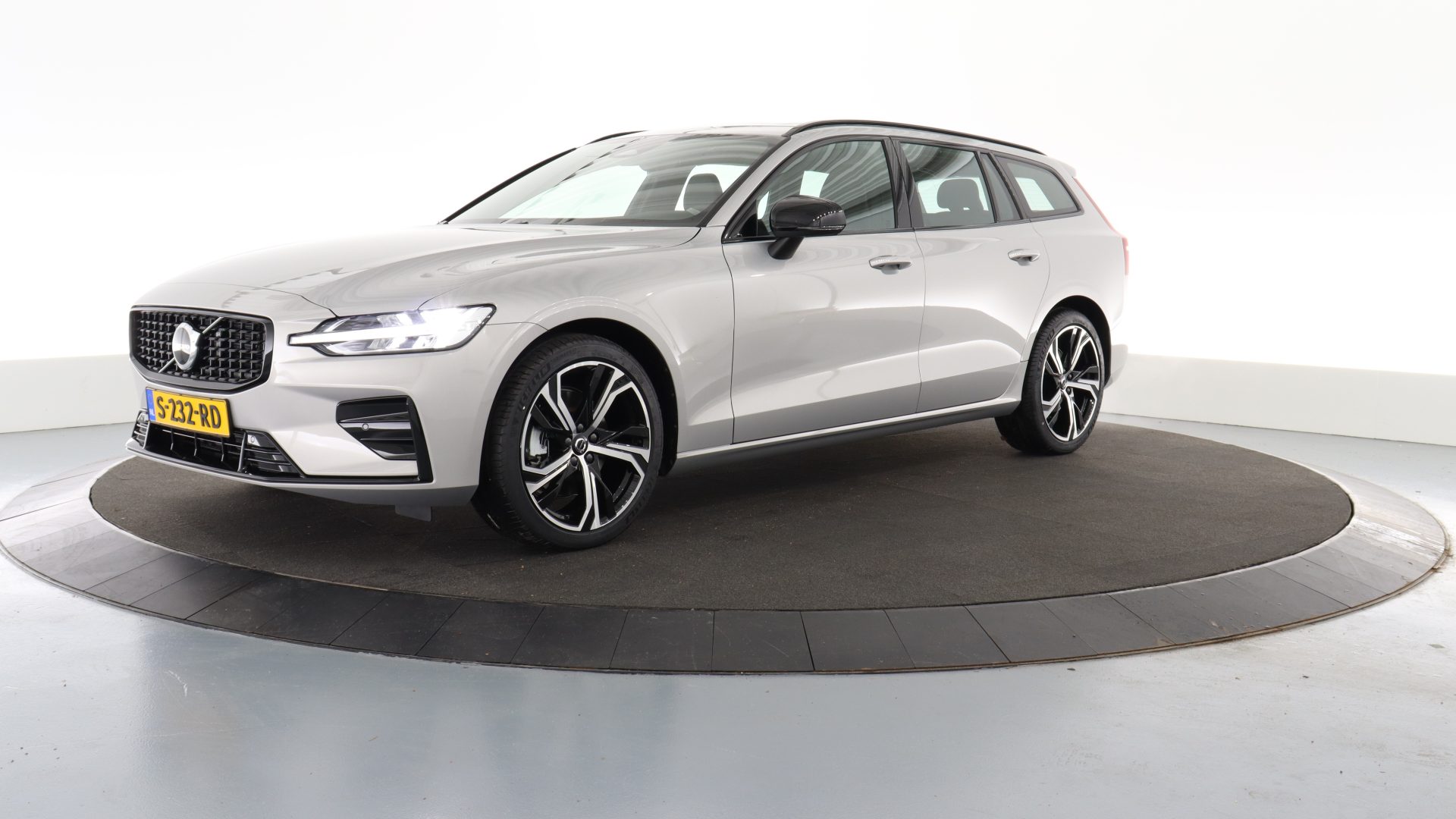 Volvo V60 2 0 B4 Plus Dark Blankert Shortlease Volvo V60 2 0 B4 Plus Dark Blankert Shortlease